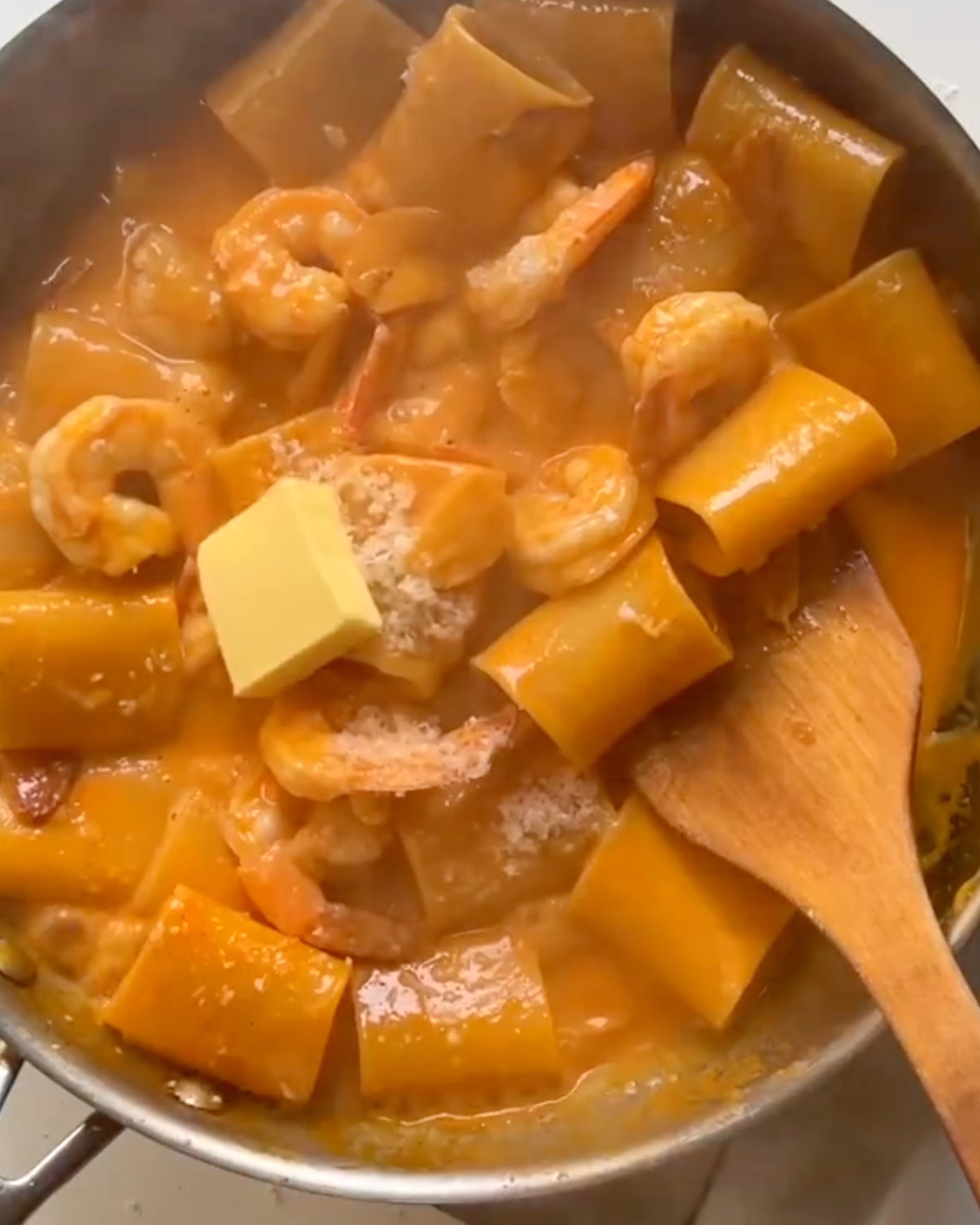 Gochujang Pasta with Prawns - Doobydobap